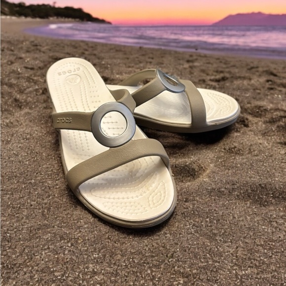 CROCS | Shoes | Crocs Sanrah Circle Slide Sandal Like New Tan Sandals ...